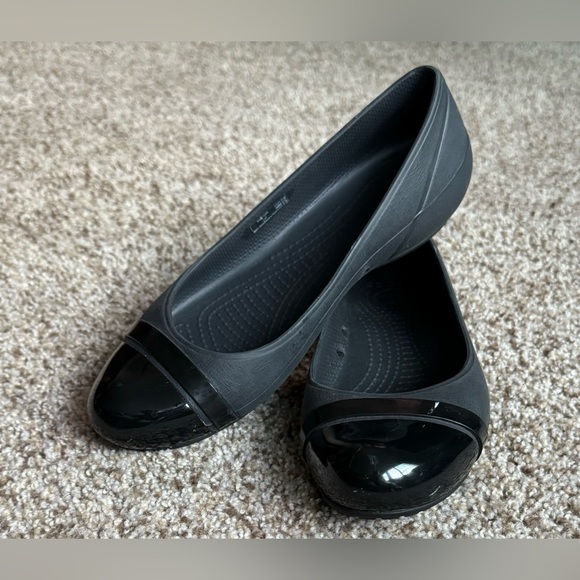 CROCS | Shoes | Crocs Black Ballet Flats Shiny Cap Toe Slides Slipon ...